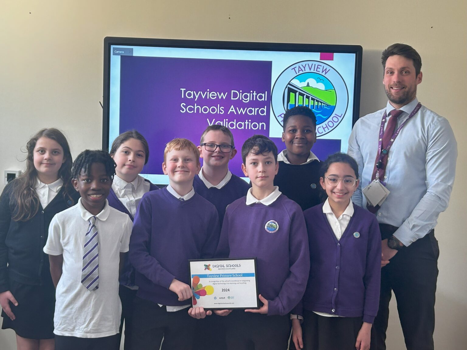 Tayview Primary School delighted to achieve their Digital Schools Award - Digital Schools Awards